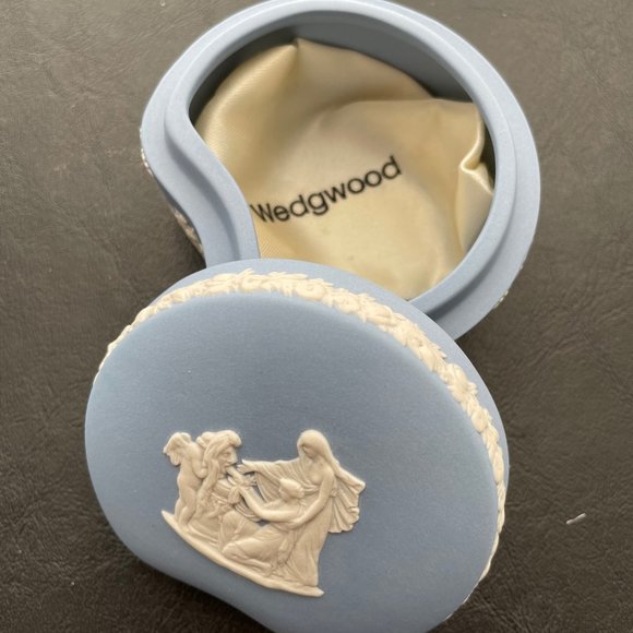 Wedgwood | Accents | Vintage Wedgewood Trincket Box | Poshmark